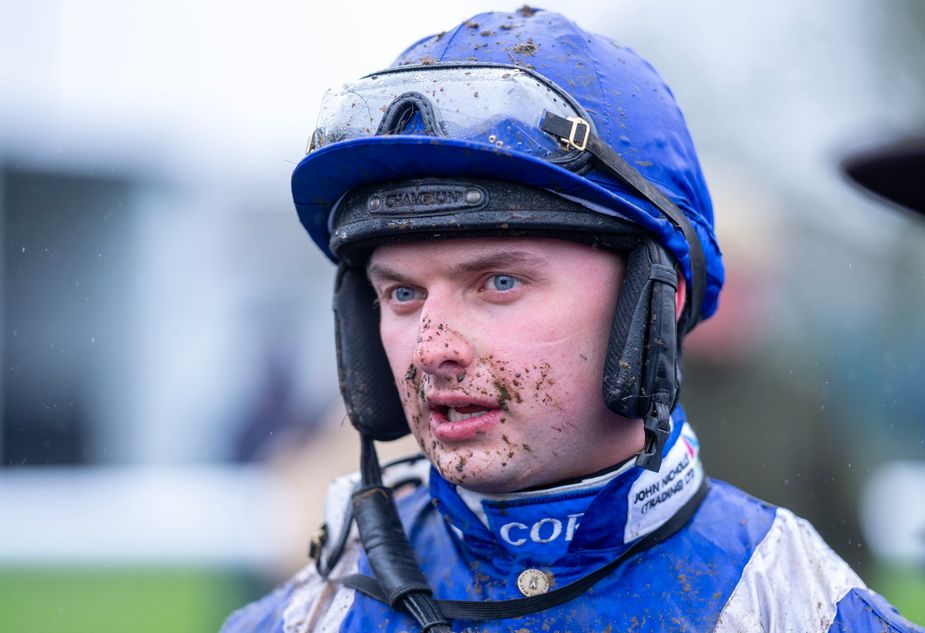Sean Bowen back in business with first winner since return from injury ...