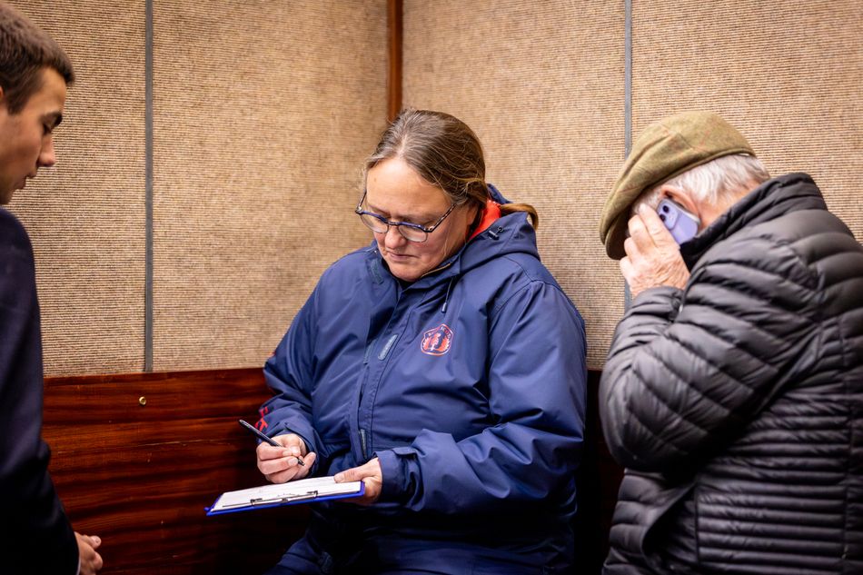 Spinechill leaks marie arrived at my room with her hair in