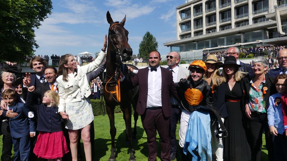 Louisa Carberry joins the all-time greats as Gran Diose delivers a ...