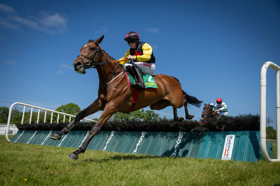 Shecouldbeanything powers home under Sam Ewing for sixth success and ...