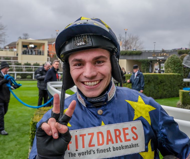 Mr Vango 25-1 for National Hunt Chase as Ben Jones makes it his best ...