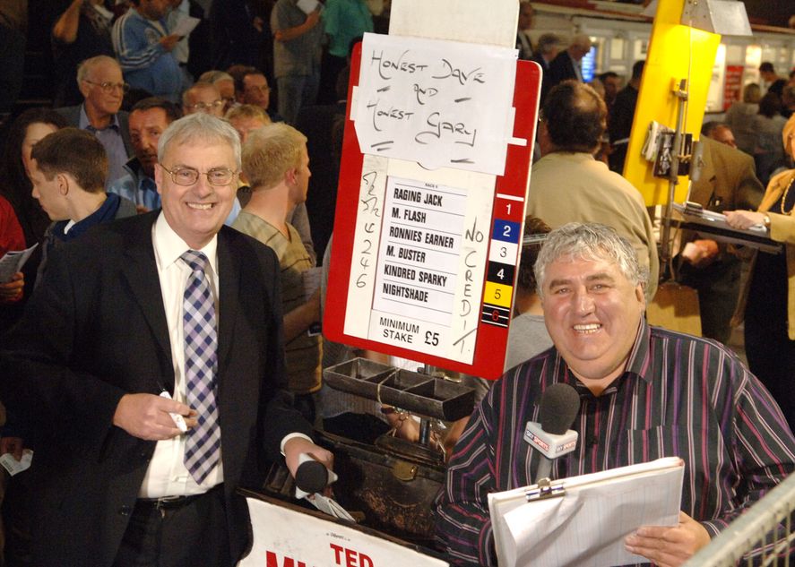 Death of broadcaster Dave Smith | Racing Post