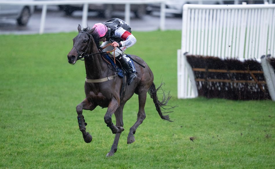 Racing goes ahead at Cheltenham, Exeter and Tramore on New Year's Day ...