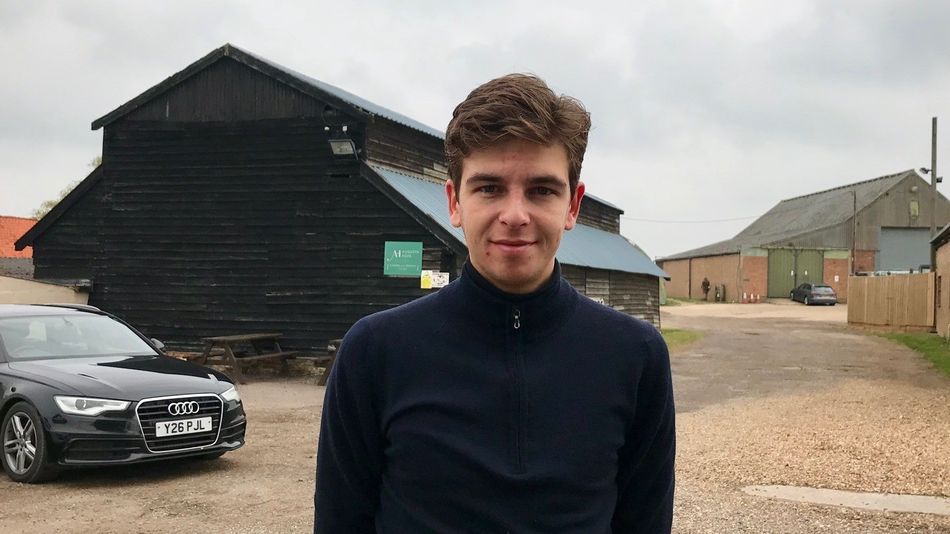 Louis Steward strikes on first visit to track on White Moonlight in ...