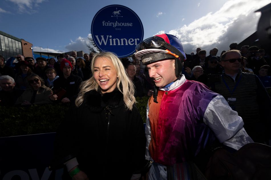 A glorious away win for Wales in Ireland as Bowen and Curtis celebrate ...